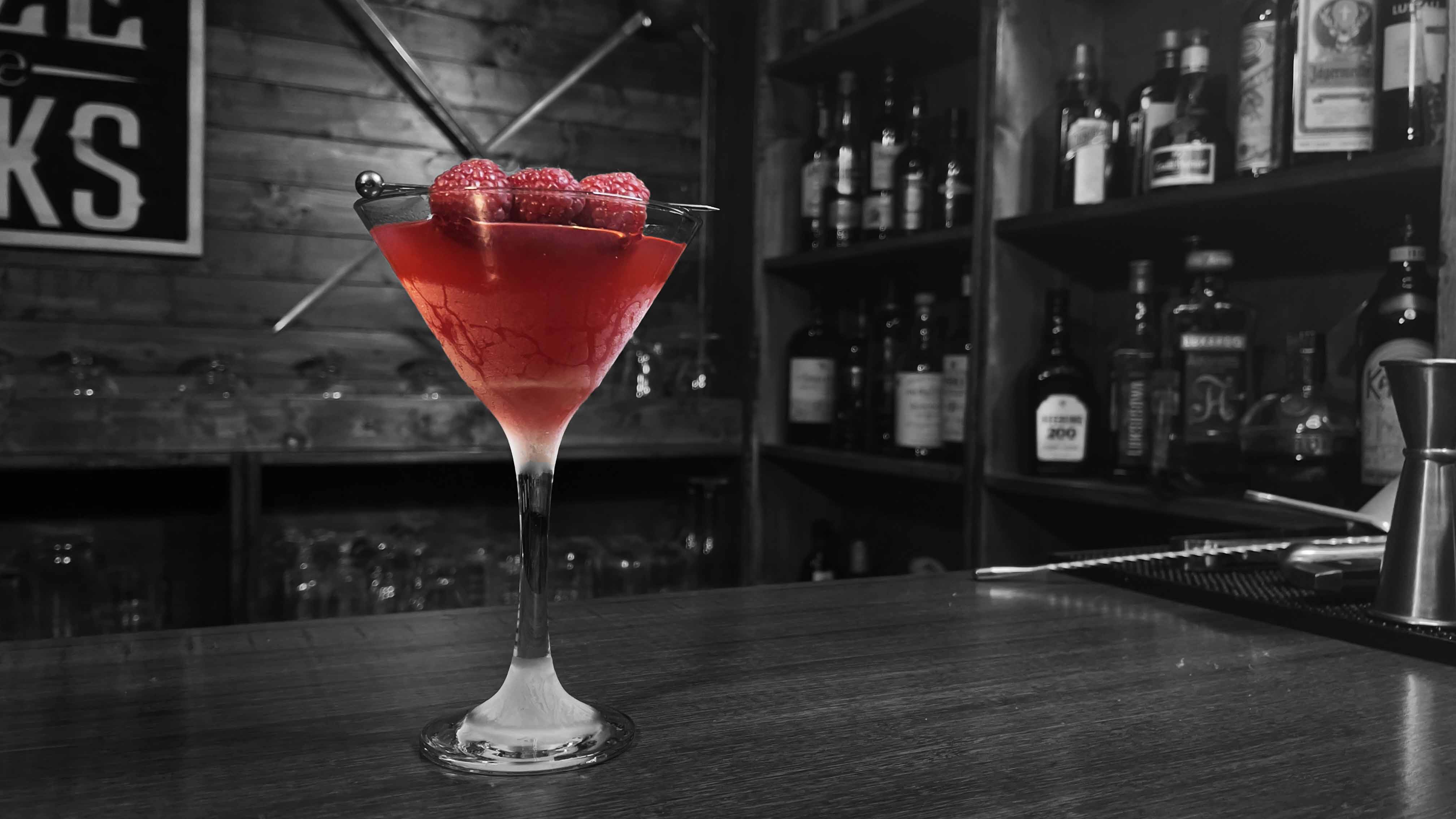 Raspberry Martini | Booze on the Rocks